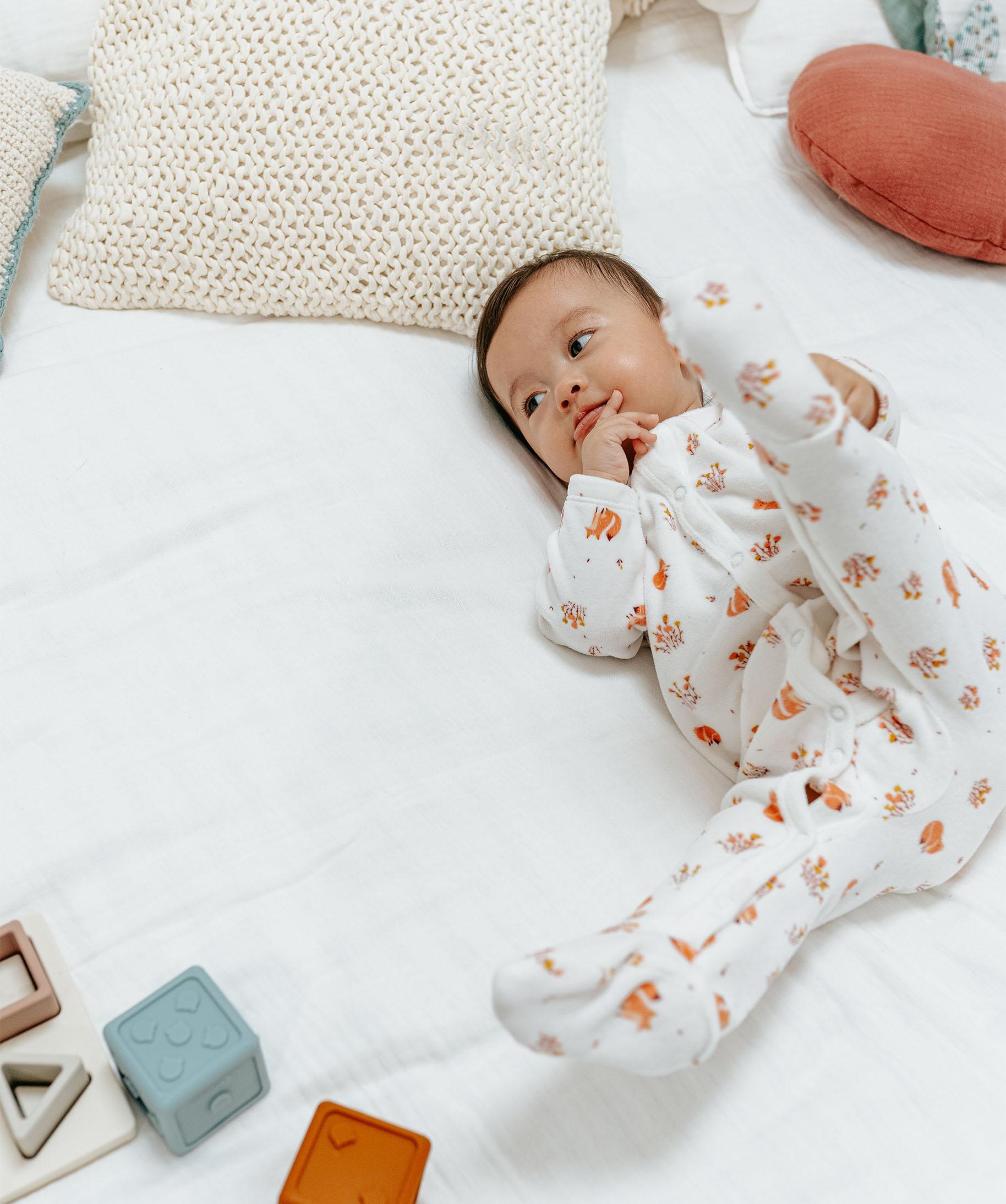Pyjama bébé fille velours à motifs renards et petites fleurs beige | GEMO