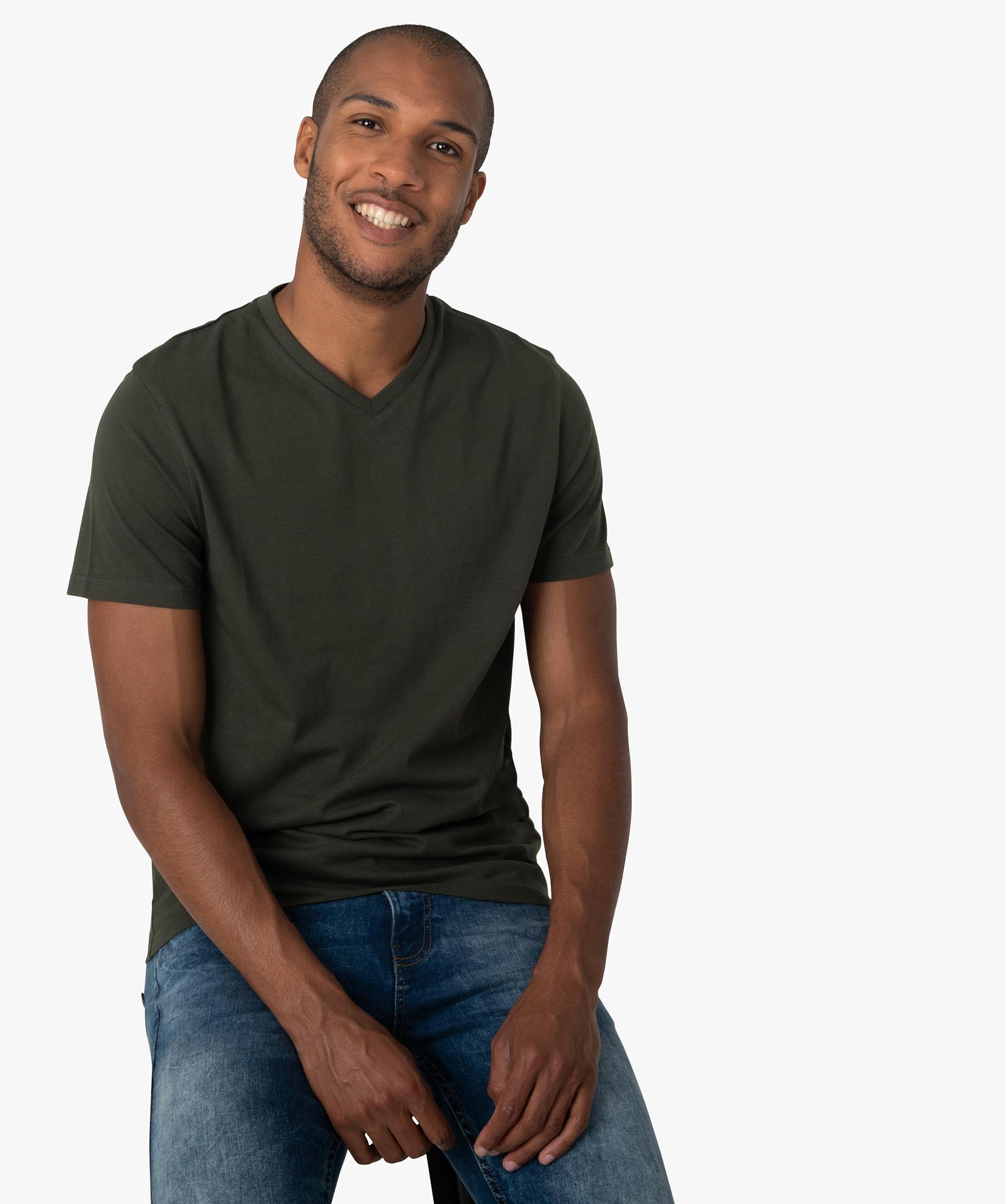 Tee-shirt homme uni à col V en coton bio kaki | GEMO