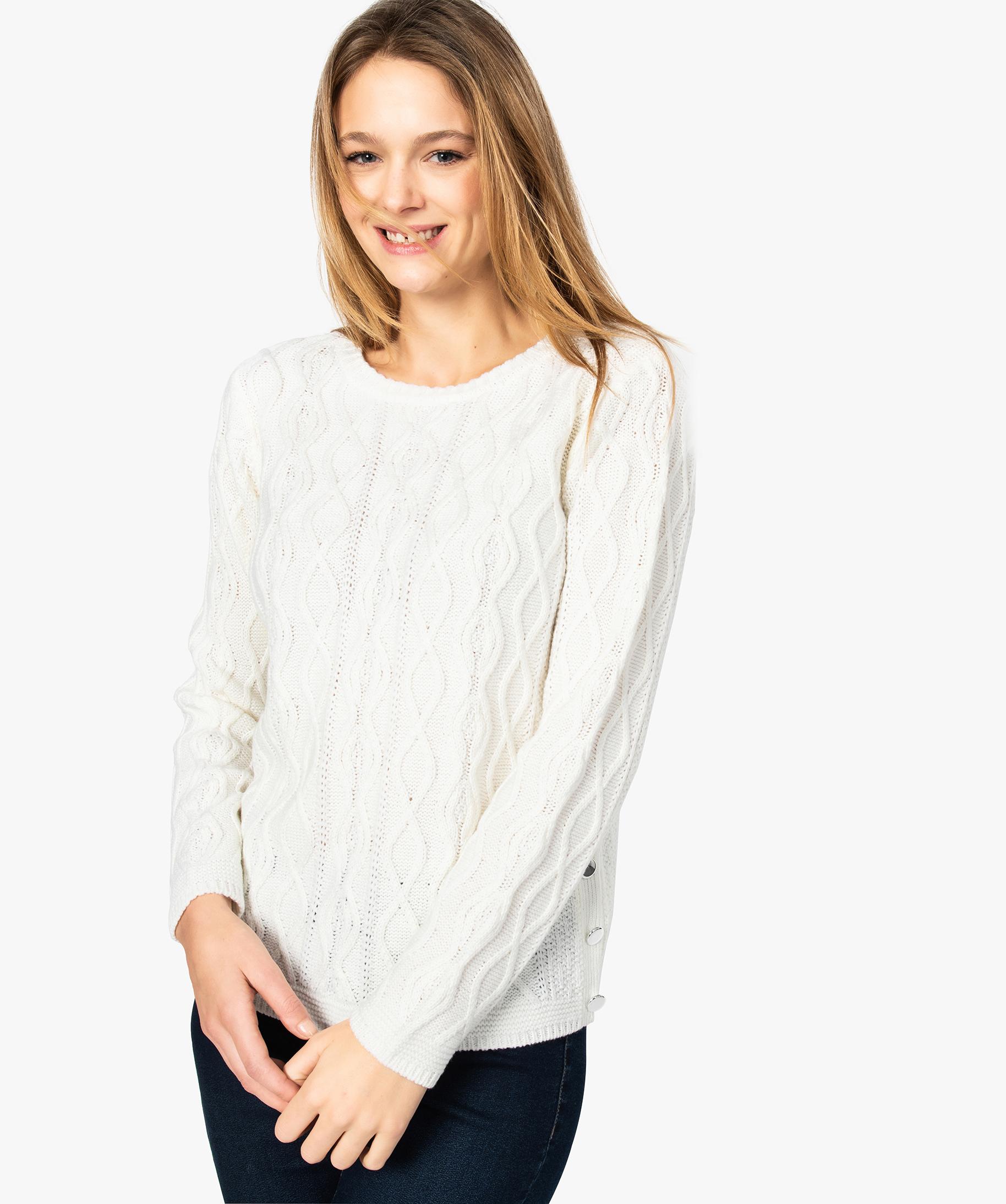 Pull femme torsadé avec boutons métallisés sur les côtés ecru | GEMO