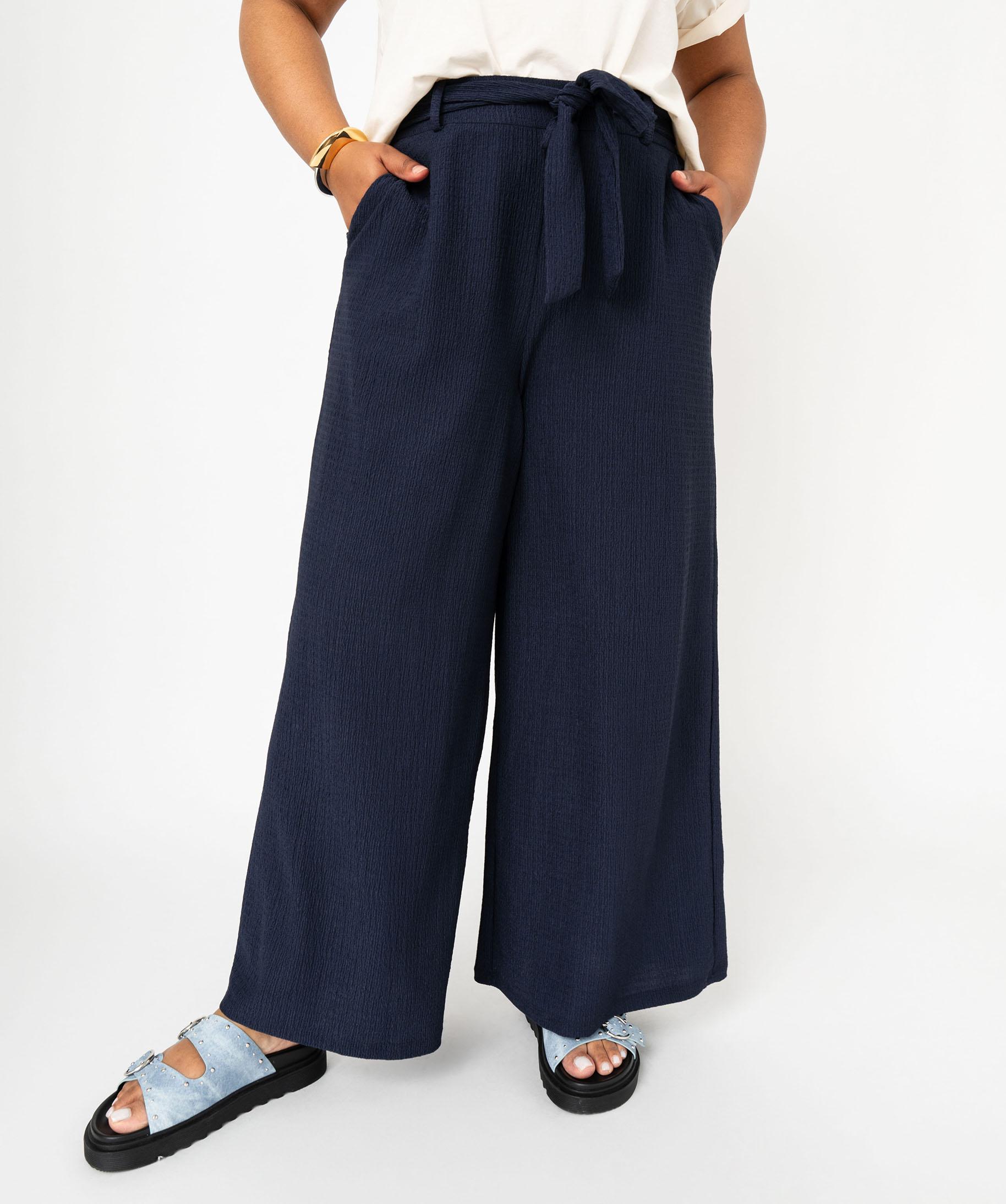 Pantalon large et fluide en matière froissé femme grande t... marine | GEMO