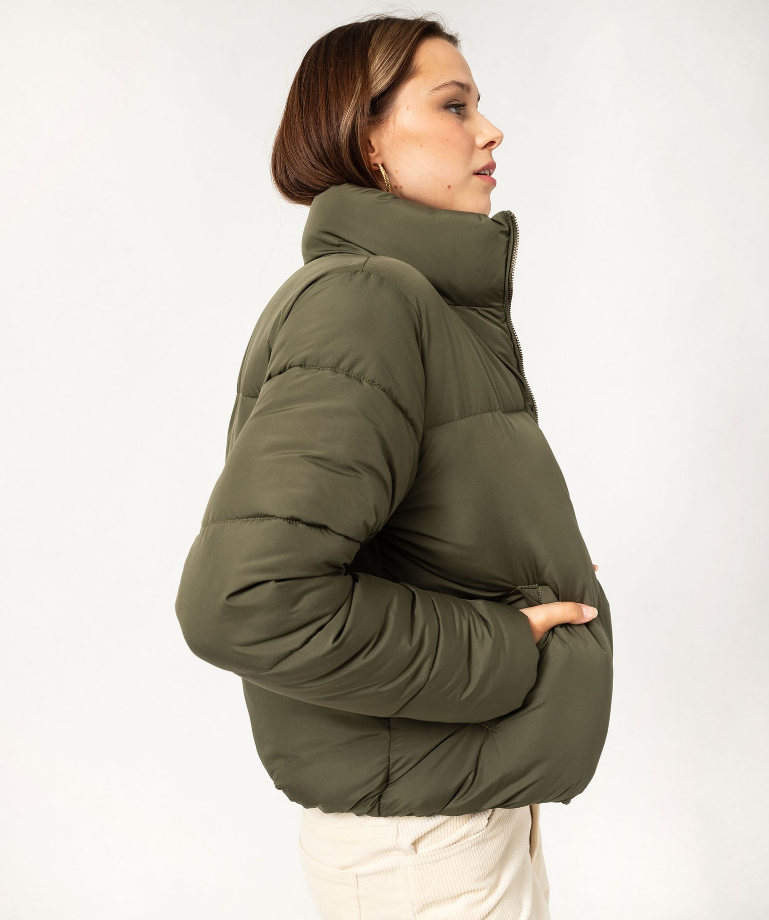 Blouson matelassé avec col montant coupe courte femme kaki | GEMO