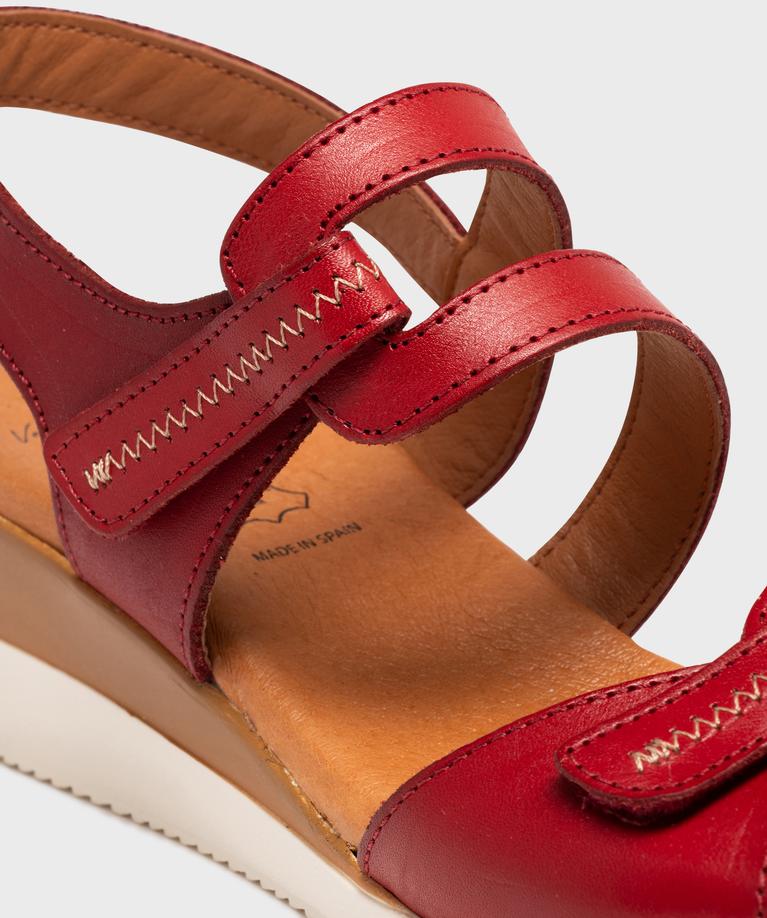 Sandales femme compensées à brides scratch en cuir rouge | GEMO